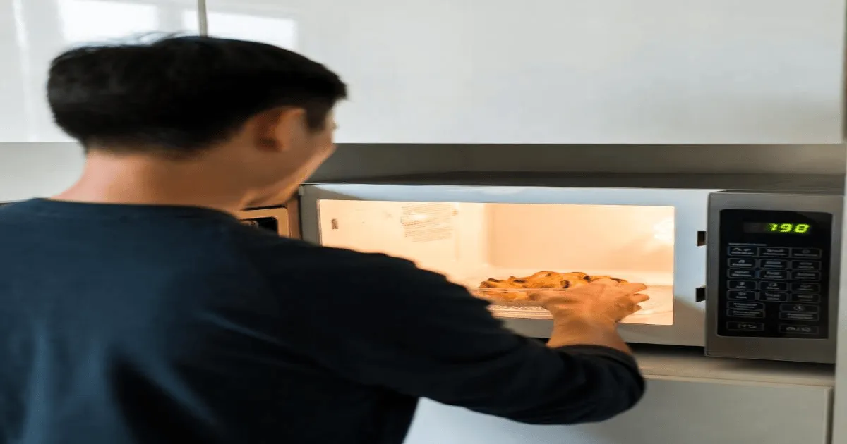 The 7 Foods You Should Never Microwave, According to Nutrition and ...