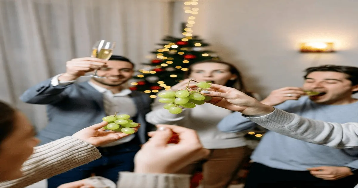 The Spanish New Years Eve Tradition That Promises Good Luck If You Can ...