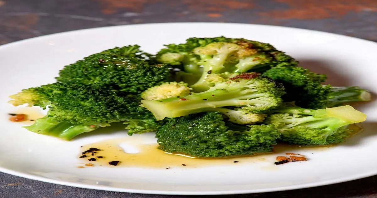 The Healthiest Way to Cook Broccoli, According to Nutrition Experts