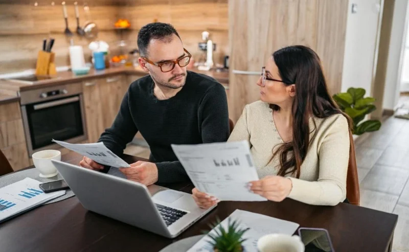 Relationship Reality Check: Can Love Survive Big Differences in Age ...