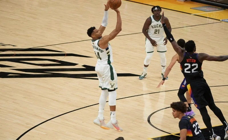 NBA Trade Bombshell: Could Giannis Antetokounmpo Join the Thunder After ...