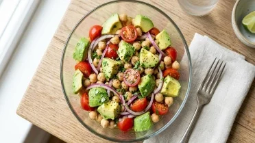 The 5-Ingredient Avocado Salad That Nutrition Experts Love: No Cooking ...