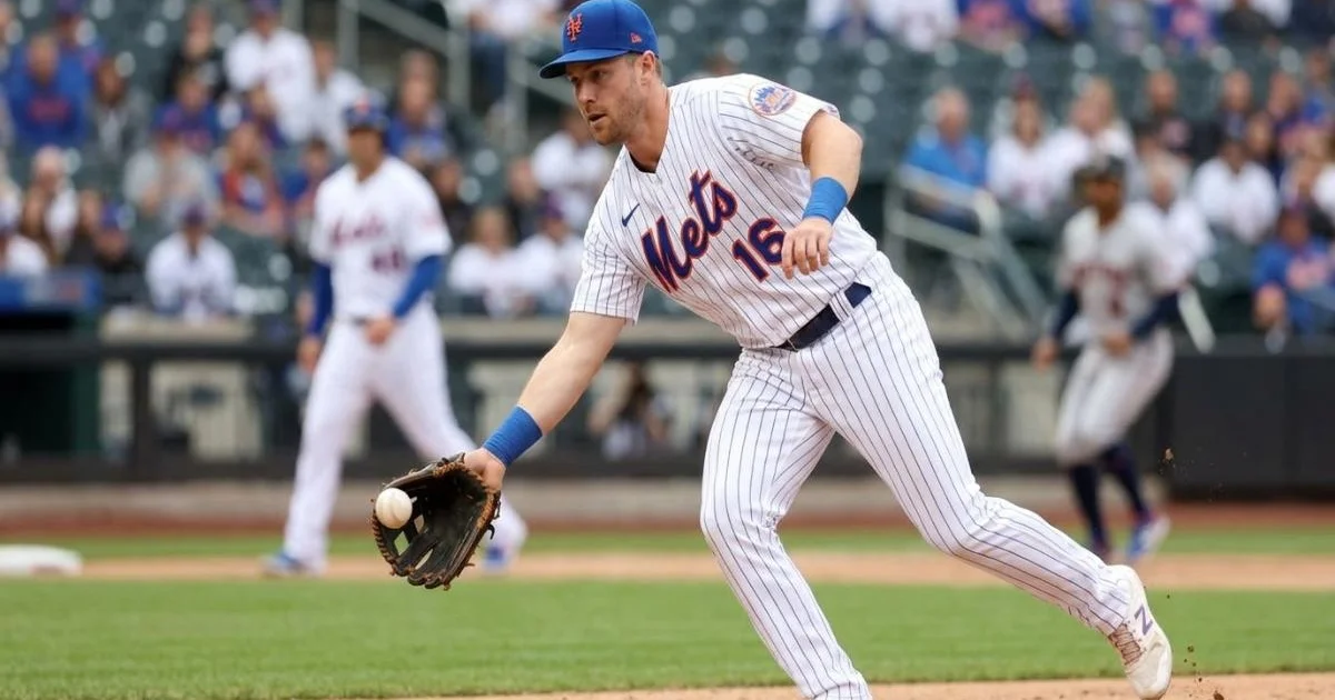 Mets Bring Back Familiar Infielder Zack Short as Injury Concerns ...